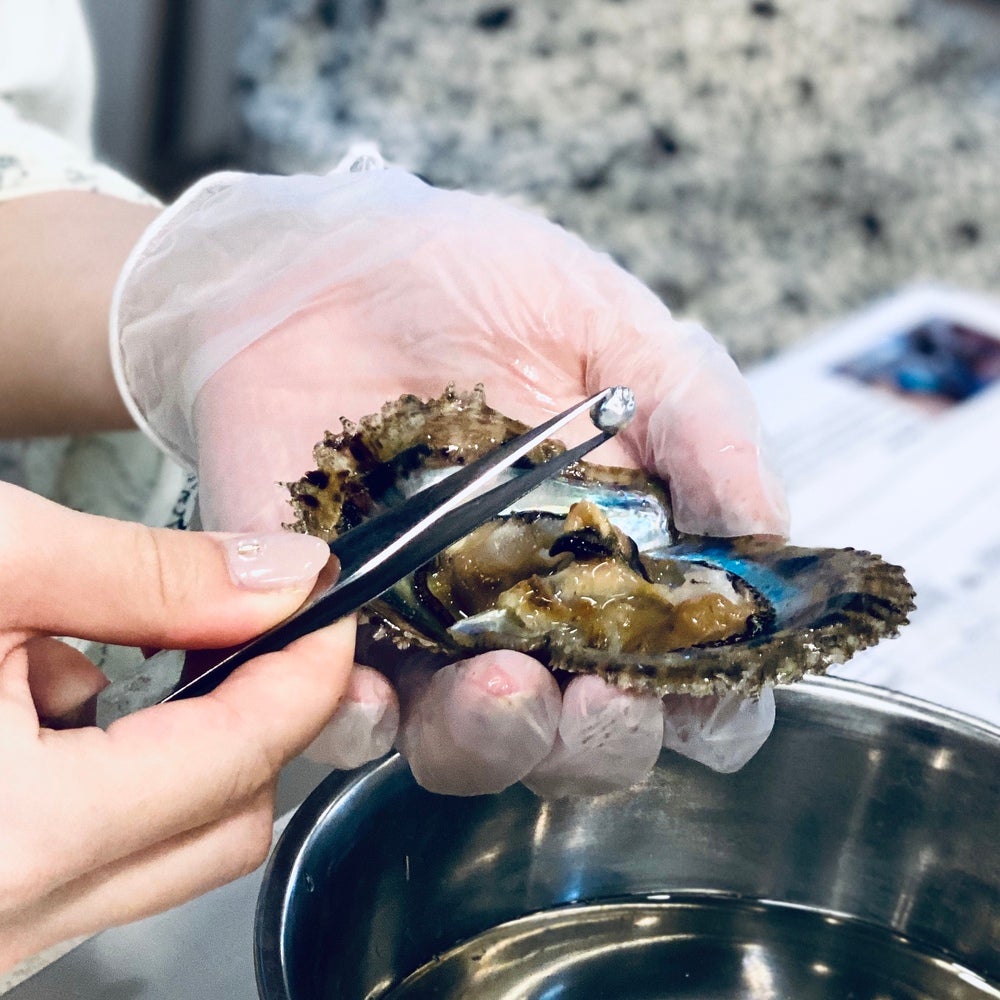 從貝殼取出製作Akoya的珍珠飾品 | Makers' Base Taipei Workshop